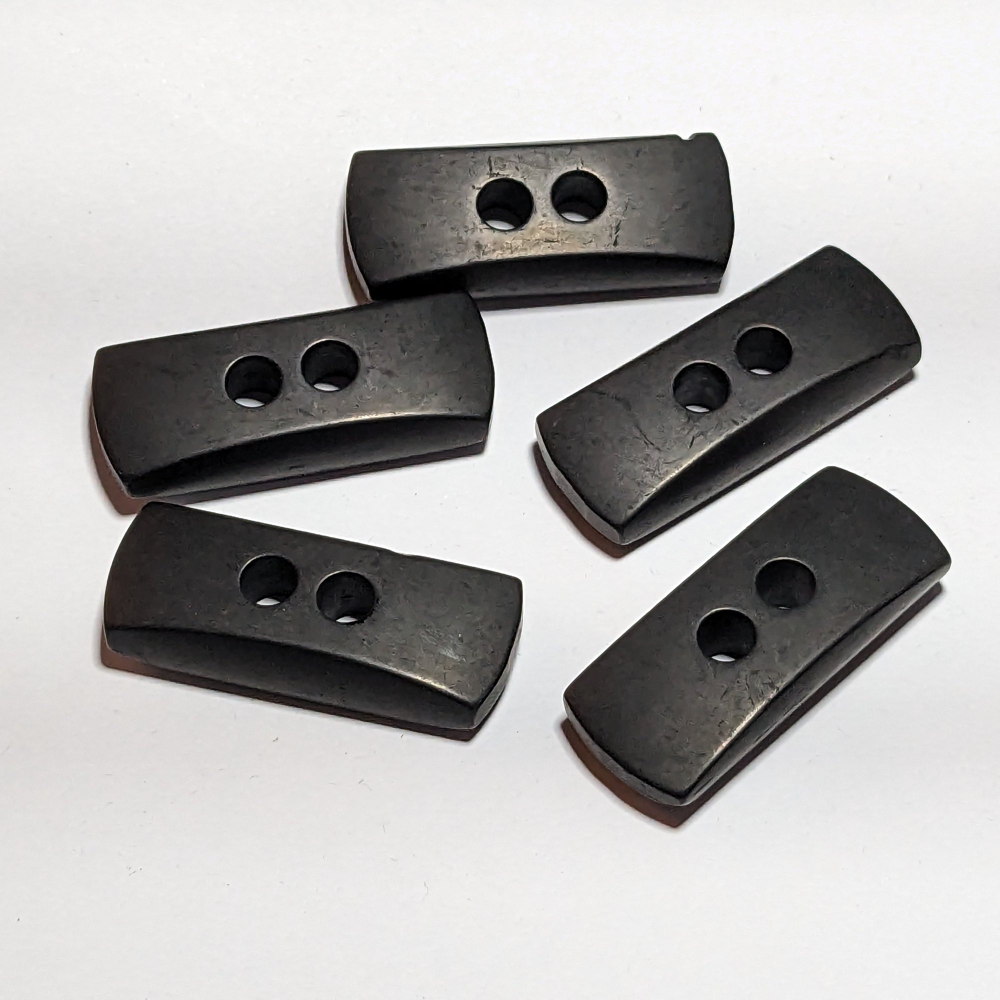 Black Plastic Toggle Buttons – The Crafty Animal UK