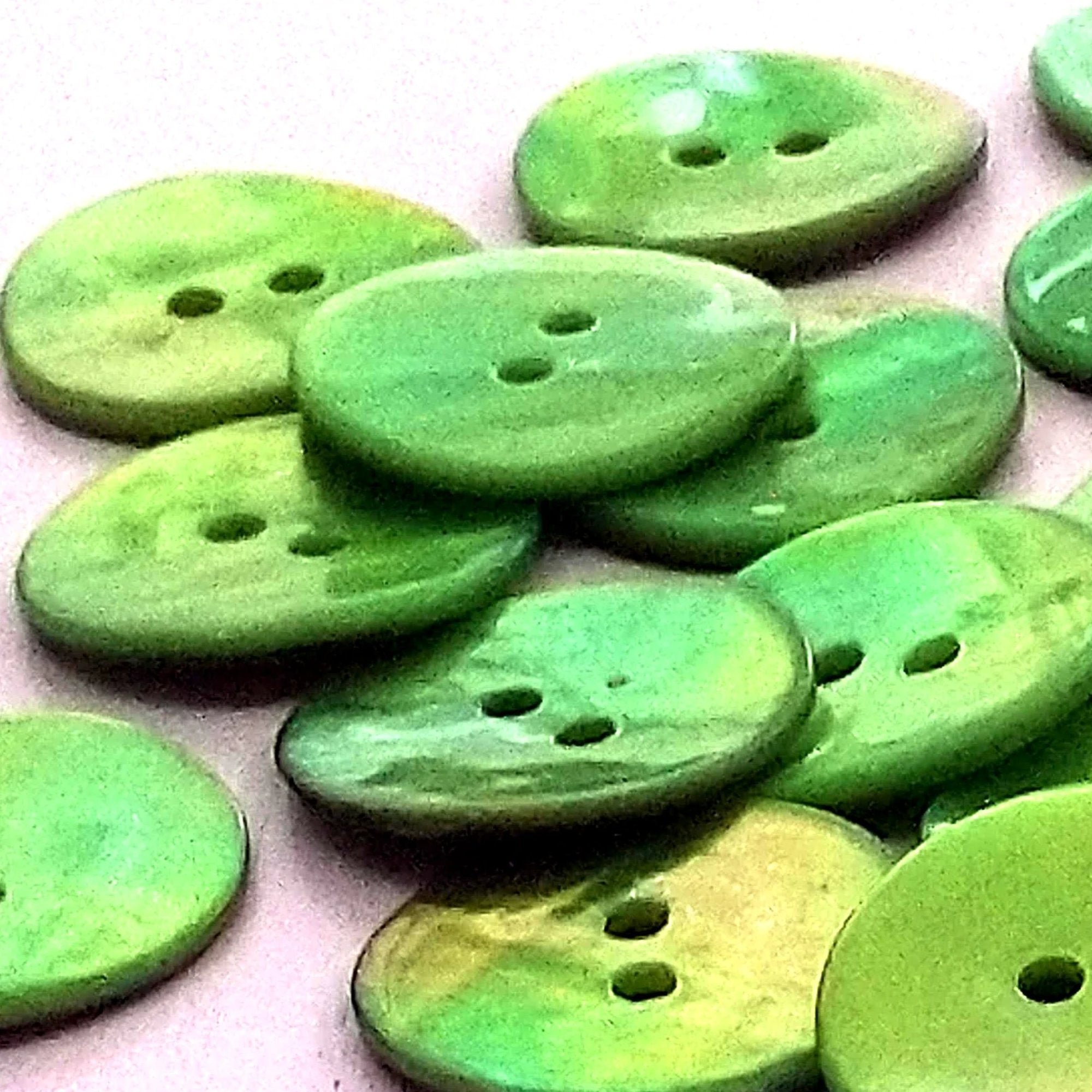 Green Mother of Pearl Buttons – The Crafty Animal UK