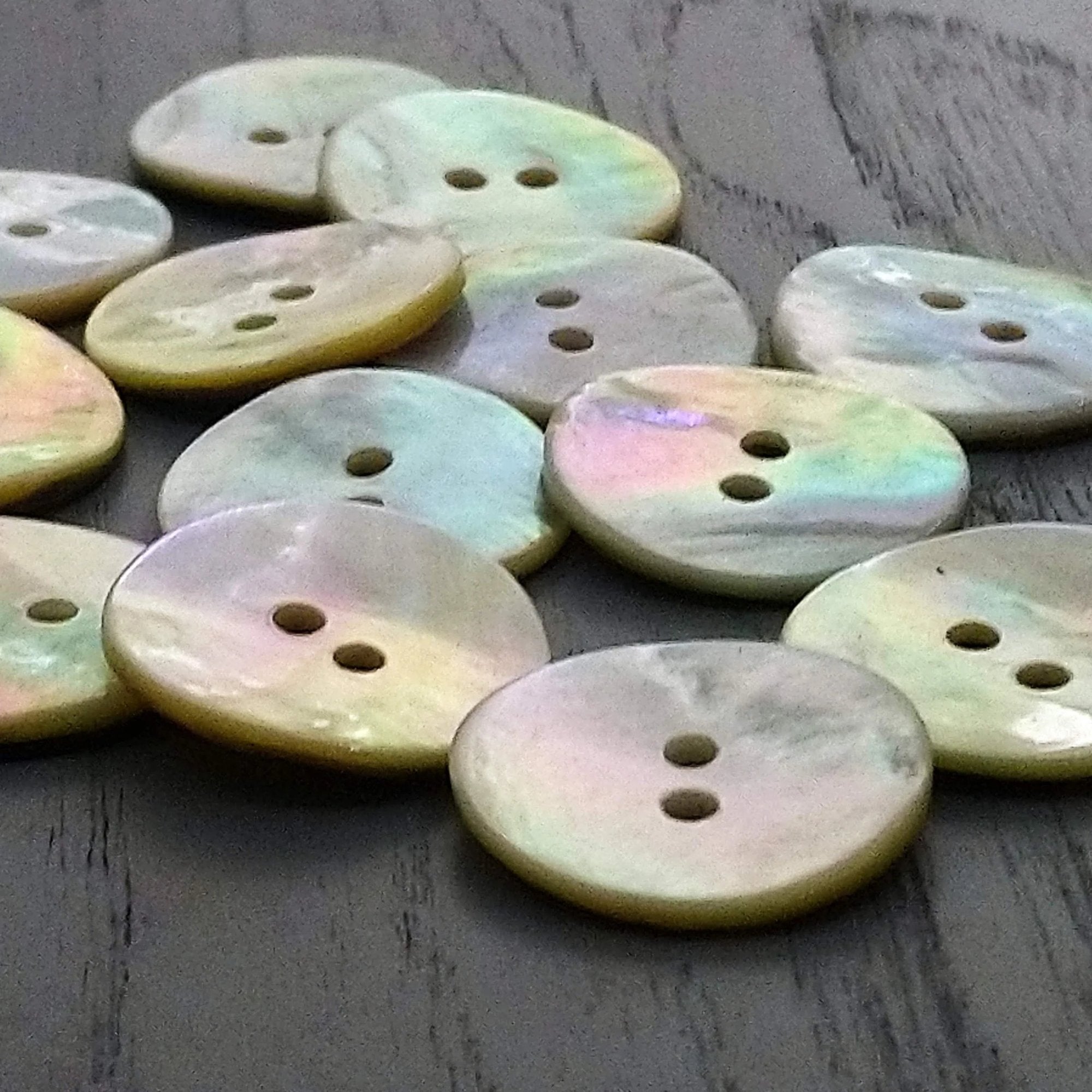 White Natural Mother of Pearl Buttons – The Crafty Animal UK